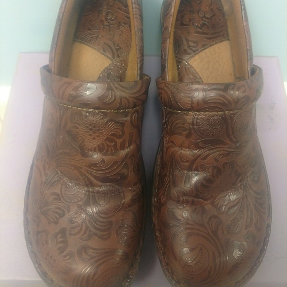Born | Shoes | Born Boc Tooled Floral Brown Clogs Size | Poshmark
